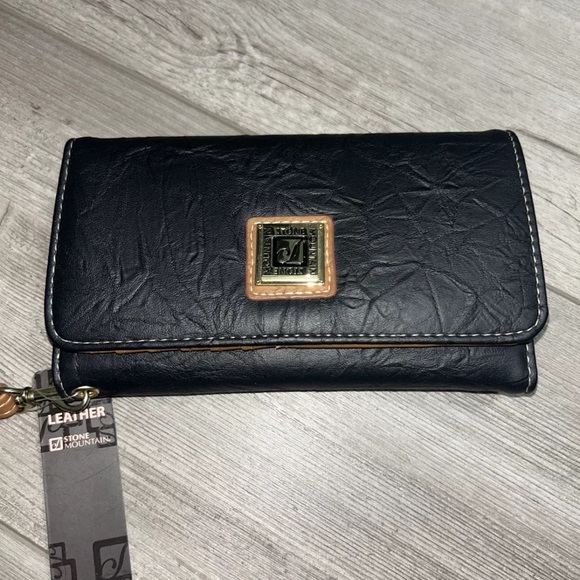 Stone Mountain Accessories | Bags | Stone Mountain Black Brown Leather ...